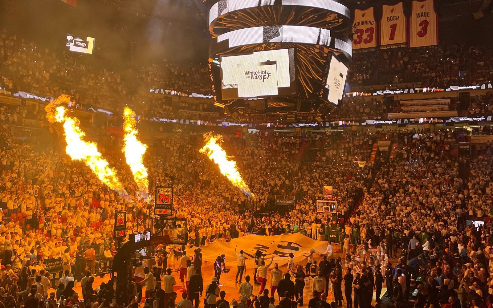 NBA- TYRESE HALIBURTON PORTA KEVIN MCCALLISTER IN CAMPO | OCW Sport